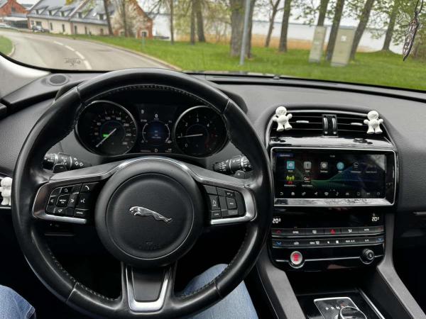 Brūns Jaguar F-Pace 2018 Šauļi, ar dzinēja tilpumu 2.00 L un nobraukumu 110 tūkst. km par 14800 €, foto 7 vietnē AUTOMOTO.COM.LV
