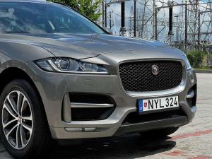 Brown Jaguar F-Pace 2019 in Siauliai, with an engine capacity of 2.00 L and mileage of 194 thousand km for 16800 €, photo 4 on AUTOMOTO.COM.LV
