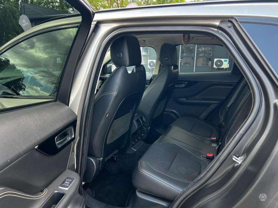 Brown Jaguar F-Pace 2019 in Siauliai, with an engine capacity of 2.00 L and mileage of 194 thousand km for 16800 €, photo 15 on AUTOMOTO.COM.LV