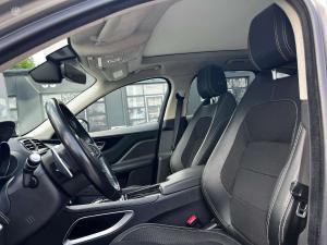 Brown Jaguar F-Pace 2019 in Siauliai, with an engine capacity of 2.00 L and mileage of 194 thousand km for 16800 €, photo 16 on AUTOMOTO.COM.LV