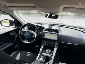 Brown Jaguar F-Pace 2019 in Siauliai, with an engine capacity of 2.00 L and mileage of 194 thousand km for 16800 €, photo 17 on AUTOMOTO.COM.LV