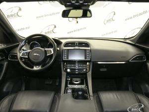 Jaguar F-Pace 2016 Viļņa, ar dzinēja tilpumu 2.00 L un nobraukumu 209 tūkst. km par 10900 €, foto 4 vietnē AUTOMOTO.COM.LV