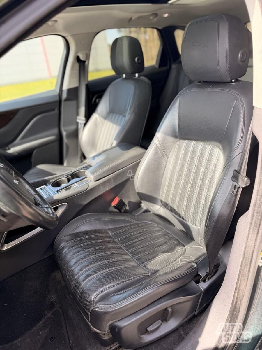 Jaguar F-Pace 2016 in Vilnius, with an engine capacity of 2.00 L and mileage of 193 thousand km for 8450 €, photo 14 on AUTOMOTO.COM.LV