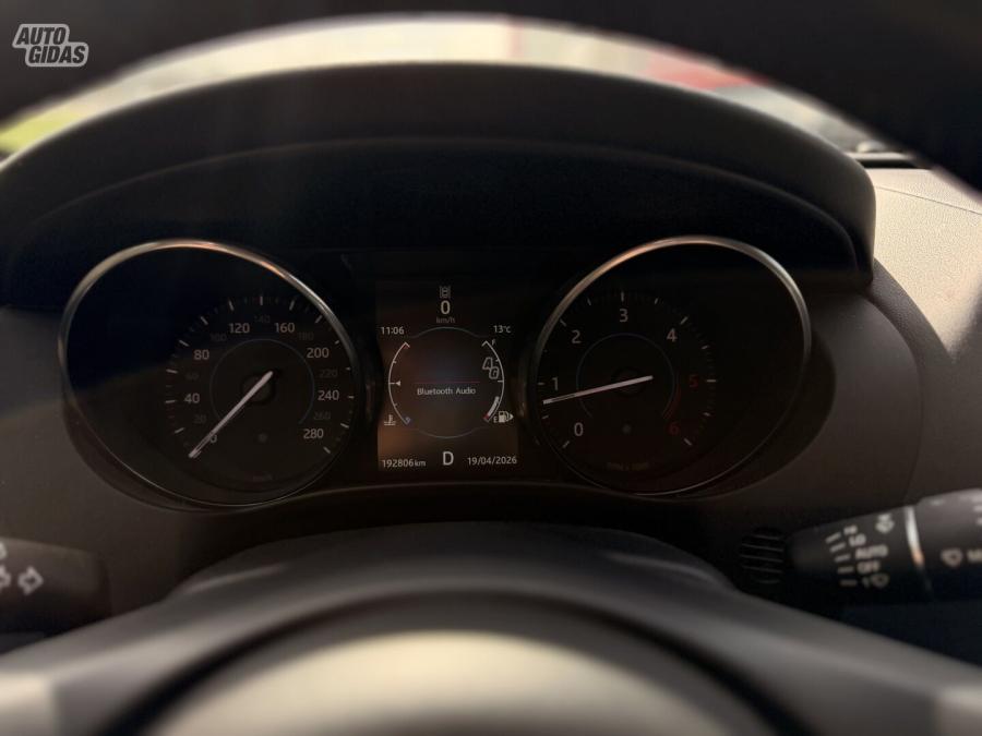 Jaguar F-Pace 2016 in Vilnius, with an engine capacity of 2.00 L and mileage of 193 thousand km for 8450 €, photo 28 on AUTOMOTO.COM.LV