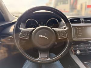 Jaguar F-Pace 2016 in Vilnius, with an engine capacity of 2.00 L and mileage of 193 thousand km for 8450 €, photo 29 on AUTOMOTO.COM.LV