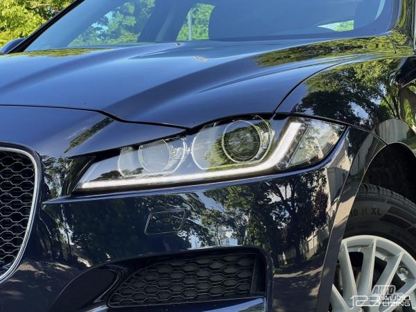 Jaguar F-Pace 2016 Tauragė, ar dzinēja tilpumu 2.00 L un nobraukumu 115 tūkst. km par 10600 €, foto 3 vietnē AUTOMOTO.COM.LV