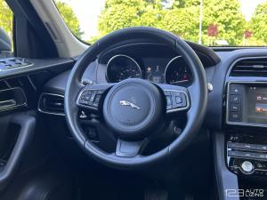 Jaguar F-Pace 2016 Tauragė, ar dzinēja tilpumu 2.00 L un nobraukumu 115 tūkst. km par 10600 €, foto 18 vietnē AUTOMOTO.COM.LV