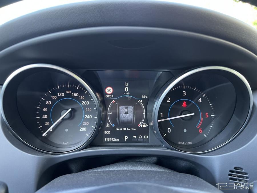 Jaguar F-Pace 2016 Tauragė, ar dzinēja tilpumu 2.00 L un nobraukumu 115 tūkst. km par 10600 €, foto 19 vietnē AUTOMOTO.COM.LV