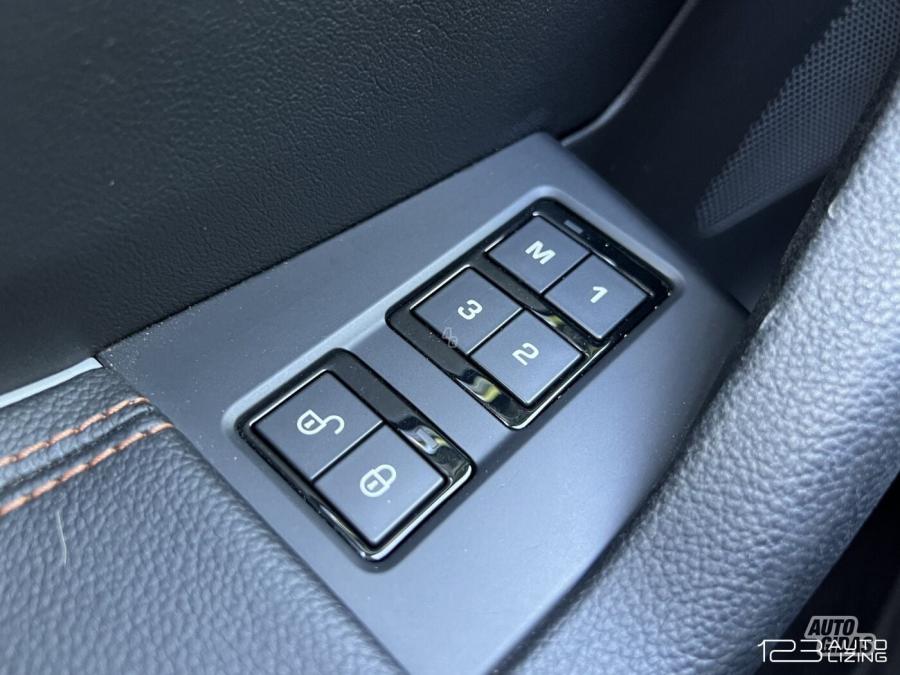 Jaguar F-Pace 2016 Tauragė, ar dzinēja tilpumu 2.00 L un nobraukumu 115 tūkst. km par 10600 €, foto 26 vietnē AUTOMOTO.COM.LV
