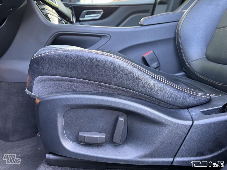 Jaguar F-Pace 2016 Tauragė, ar dzinēja tilpumu 2.00 L un nobraukumu 115 tūkst. km par 10600 €, foto 28 vietnē AUTOMOTO.COM.LV