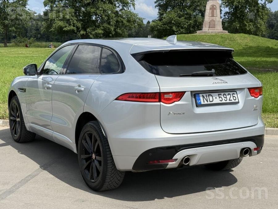 Jaguar F-Pace 2016 in Riga, with an engine capacity of 3.00 L and mileage of 0 thousand km for 15250 €, photo 4 on AUTOMOTO.COM.LV