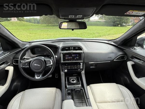 Jaguar F-Pace 2016 in Riga, with an engine capacity of 3.00 L and mileage of 0 thousand km for 15250 €, photo 6 on AUTOMOTO.COM.LV