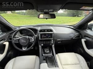 Jaguar F-Pace 2016 in Riga, with an engine capacity of 3.00 L and mileage of 0 thousand km for 15250 €, photo 7 on AUTOMOTO.COM.LV