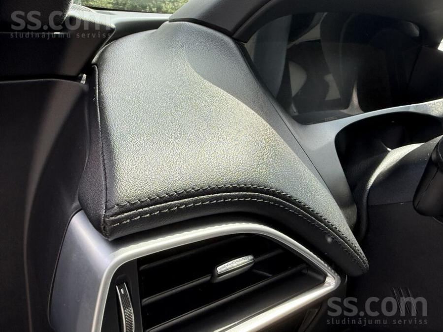 Jaguar F-Pace 2016 in Riga, with an engine capacity of 3.00 L and mileage of 0 thousand km for 15250 €, photo 13 on AUTOMOTO.COM.LV