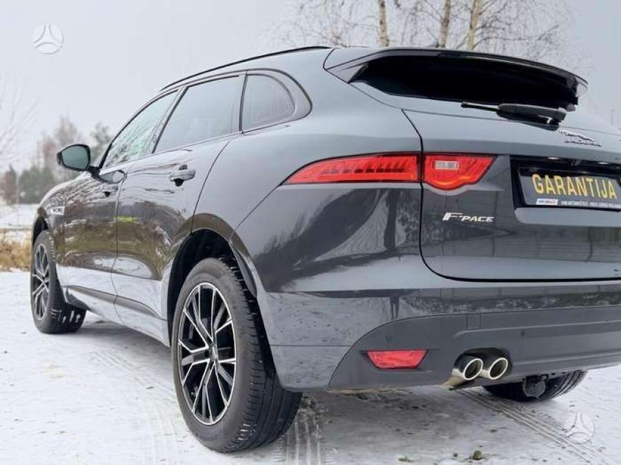 Jaguar F-Pace 2017 Šauļi, ar dzinēja tilpumu 2.00 L un nobraukumu 137 tūkst. km par 16750 €, foto 7 vietnē AUTOMOTO.COM.LV