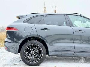 Jaguar F-Pace 2017 Šauļi, ar dzinēja tilpumu 2.00 L un nobraukumu 137 tūkst. km par 16750 €, foto 9 vietnē AUTOMOTO.COM.LV