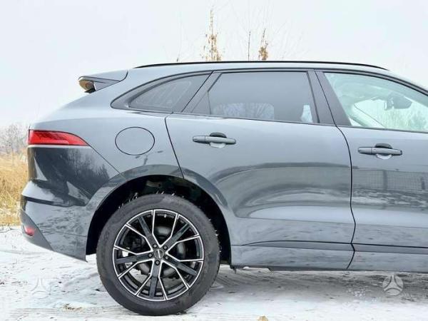 Jaguar F-Pace 2017 in Siauliai, with an engine capacity of 2.00 L and mileage of 137 thousand km for 16750 €, photo 9 on AUTOMOTO.COM.LV