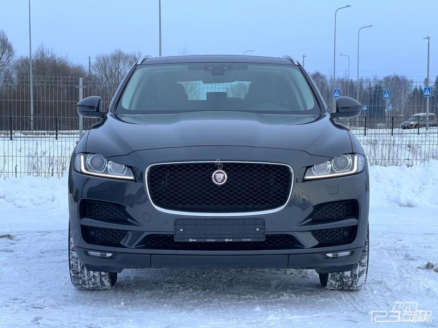 Jaguar F-Pace 2017 in Taurage, with an engine capacity of 2.00 L and mileage of 112 thousand km for 13200 €, photo 3 on AUTOMOTO.COM.LV