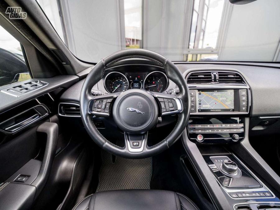 Jaguar F-Pace 2017 Marijampole, ar dzinēja tilpumu 2.00 L un nobraukumu 183 tūkst. km par 13650 €, foto 15 vietnē AUTOMOTO.COM.LV