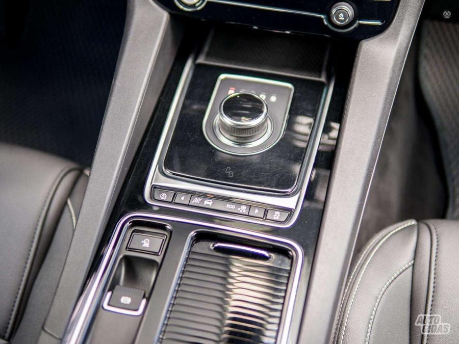 Jaguar F-Pace 2017 Marijampole, ar dzinēja tilpumu 2.00 L un nobraukumu 183 tūkst. km par 13650 €, foto 19 vietnē AUTOMOTO.COM.LV