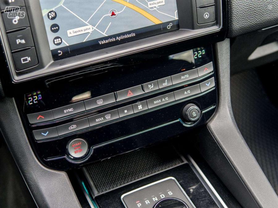 Jaguar F-Pace 2017 Marijampole, ar dzinēja tilpumu 2.00 L un nobraukumu 183 tūkst. km par 13650 €, foto 24 vietnē AUTOMOTO.COM.LV