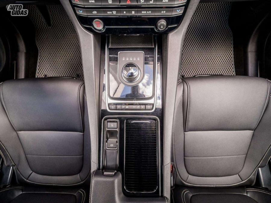 Jaguar F-Pace 2017 Marijampole, ar dzinēja tilpumu 2.00 L un nobraukumu 183 tūkst. km par 13650 €, foto 29 vietnē AUTOMOTO.COM.LV