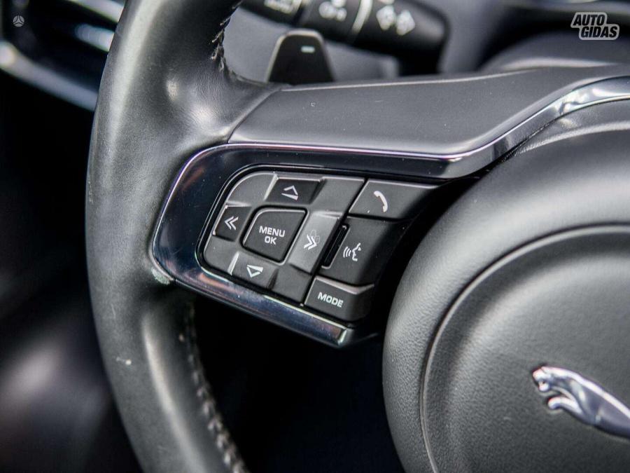 Jaguar F-Pace 2017 Marijampole, ar dzinēja tilpumu 2.00 L un nobraukumu 183 tūkst. km par 13650 €, foto 30 vietnē AUTOMOTO.COM.LV