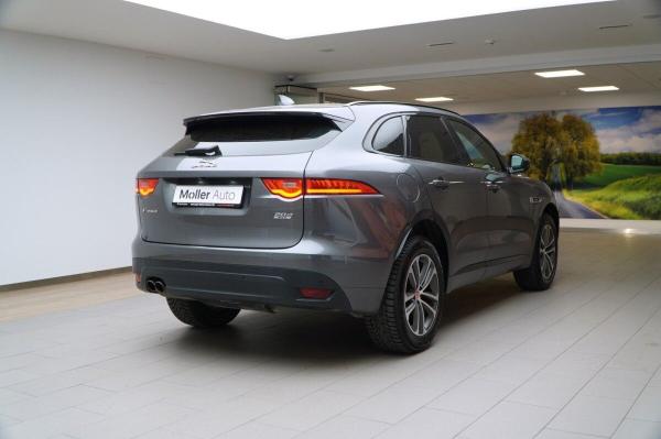 Jaguar F-Pace 2017 in Peetri, with an engine capacity of 2.00 L and mileage of 120 thousand km for 16800 €, photo 4 on AUTOMOTO.COM.LV