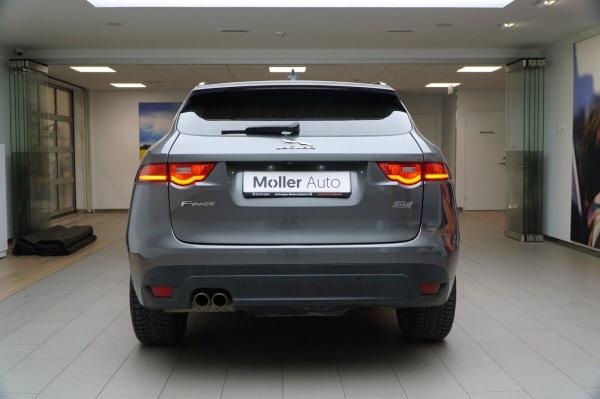Jaguar F-Pace 2017 in Peetri, with an engine capacity of 2.00 L and mileage of 120 thousand km for 16800 €, photo 5 on AUTOMOTO.COM.LV