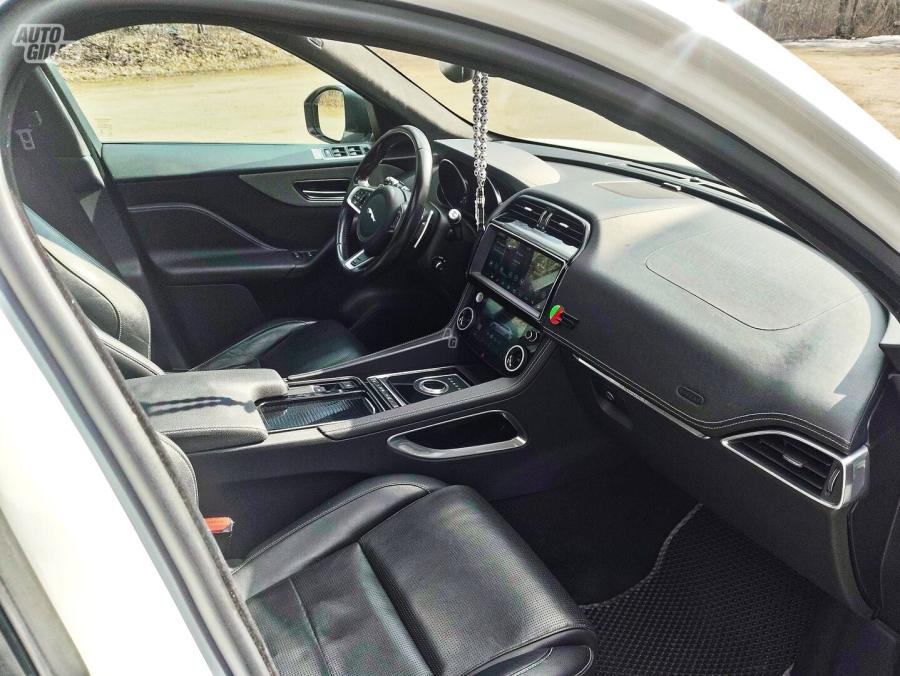 Jaguar F-Pace 2020 in Kaunas, with an engine capacity of 3.00 L and mileage of 87 thousand km for 25000 €, photo 17 on AUTOMOTO.COM.LV