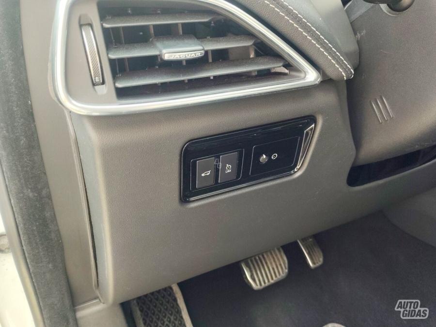 Jaguar F-Pace 2020 in Kaunas, with an engine capacity of 3.00 L and mileage of 87 thousand km for 25000 €, photo 25 on AUTOMOTO.COM.LV