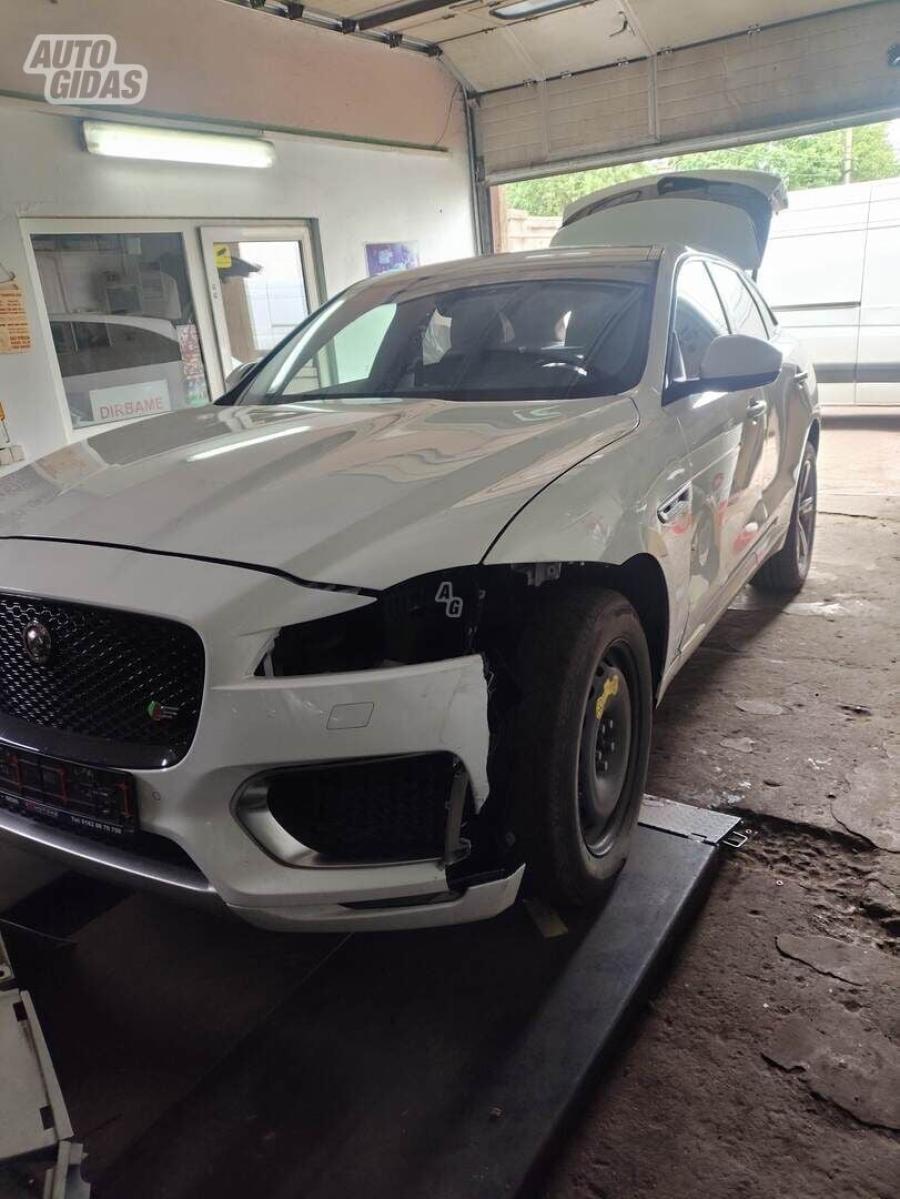 Jaguar F-Pace 2020 in Kaunas, with an engine capacity of 3.00 L and mileage of 87 thousand km for 25000 €, photo 33 on AUTOMOTO.COM.LV