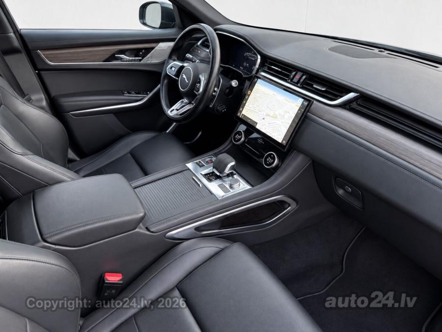 Jaguar F-Pace 2021 in Tallinn, with an engine capacity of 2.00 L and mileage of 223 thousand km for 24999 €, photo 14 on AUTOMOTO.COM.LV