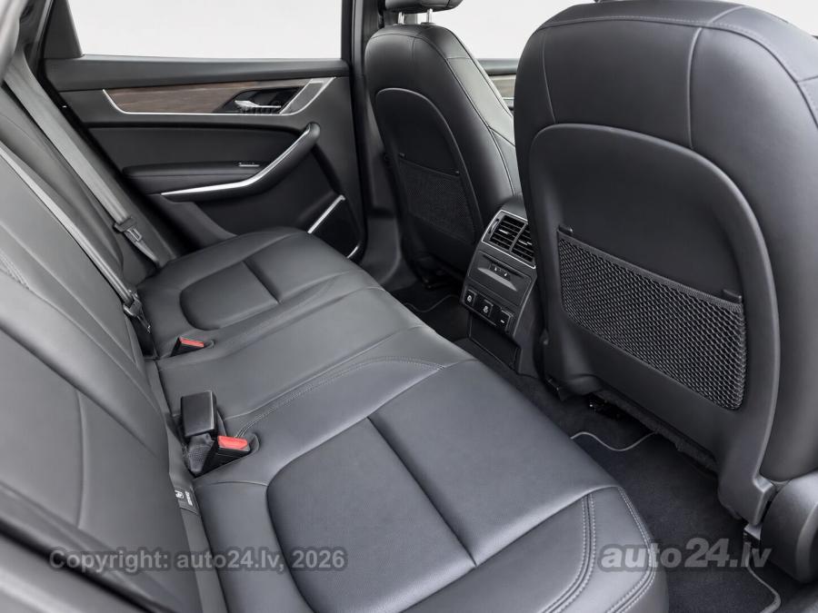 Jaguar F-Pace 2021 in Tallinn, with an engine capacity of 2.00 L and mileage of 223 thousand km for 24999 €, photo 18 on AUTOMOTO.COM.LV