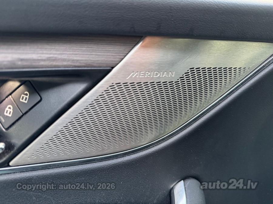 Jaguar F-Pace 2021 in Tallinn, with an engine capacity of 2.00 L and mileage of 223 thousand km for 24999 €, photo 22 on AUTOMOTO.COM.LV