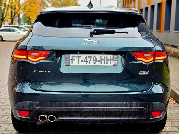 Green Jaguar F-Pace 2016 in Taurage, with an engine capacity of 2.00 L and mileage of 123 thousand km for 11500 €, photo 6 on AUTOMOTO.COM.LV