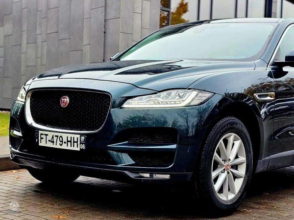 Green Jaguar F-Pace 2016 in Taurage, with an engine capacity of 2.00 L and mileage of 123 thousand km for 11500 €, photo 10 on AUTOMOTO.COM.LV