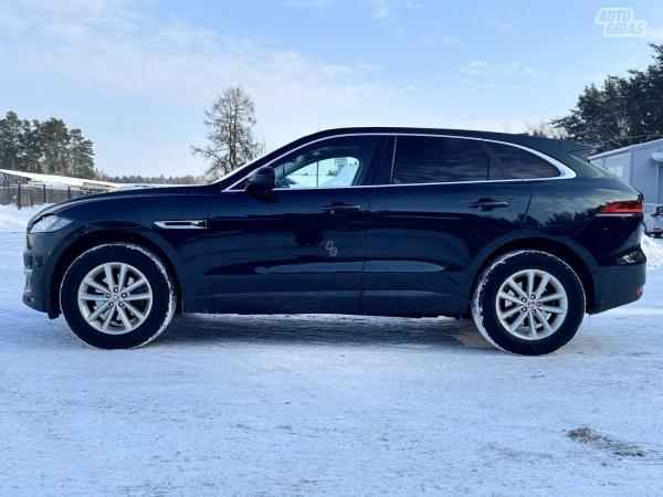 Green Jaguar F-Pace 2016 in Vilnius, with an engine capacity of 2.00 L and mileage of 192 thousand km for 10950 €, photo 8 on AUTOMOTO.COM.LV
