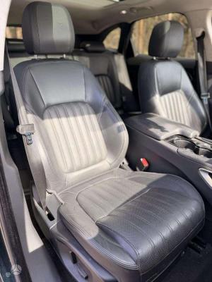 Zaļš Jaguar F-Pace 2016 Viļņa, ar dzinēja tilpumu 2.00 L un nobraukumu 193 tūkst. km par 8500 €, foto 18 vietnē AUTOMOTO.COM.LV