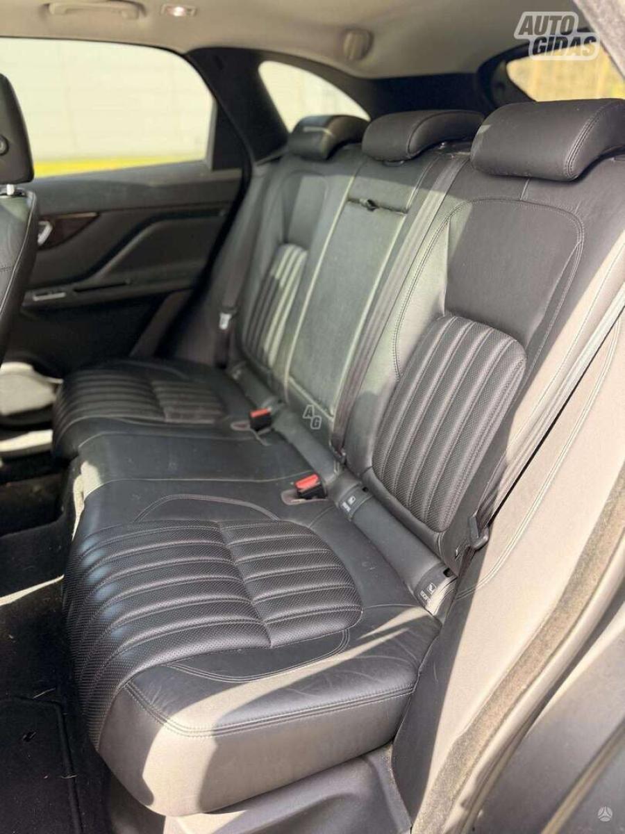 Zaļš Jaguar F-Pace 2016 Viļņa, ar dzinēja tilpumu 2.00 L un nobraukumu 193 tūkst. km par 8500 €, foto 14 vietnē AUTOMOTO.COM.LV