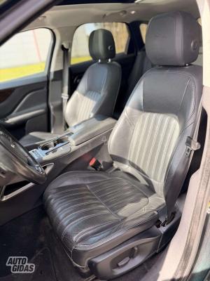 Zaļš Jaguar F-Pace 2016 Viļņa, ar dzinēja tilpumu 2.00 L un nobraukumu 193 tūkst. km par 8950 €, foto 13 vietnē AUTOMOTO.COM.LV