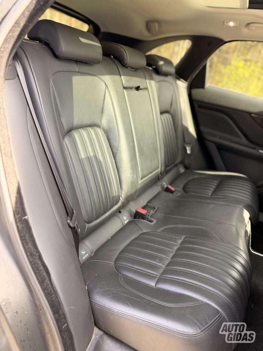Zaļš Jaguar F-Pace 2016 Viļņa, ar dzinēja tilpumu 2.00 L un nobraukumu 193 tūkst. km par 8950 €, foto 17 vietnē AUTOMOTO.COM.LV