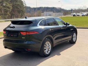 Green Jaguar F-Pace 2016 in Vilnius, with an engine capacity of 2.00 L and mileage of 193 thousand km for 8950 €, photo 6 on AUTOMOTO.COM.LV