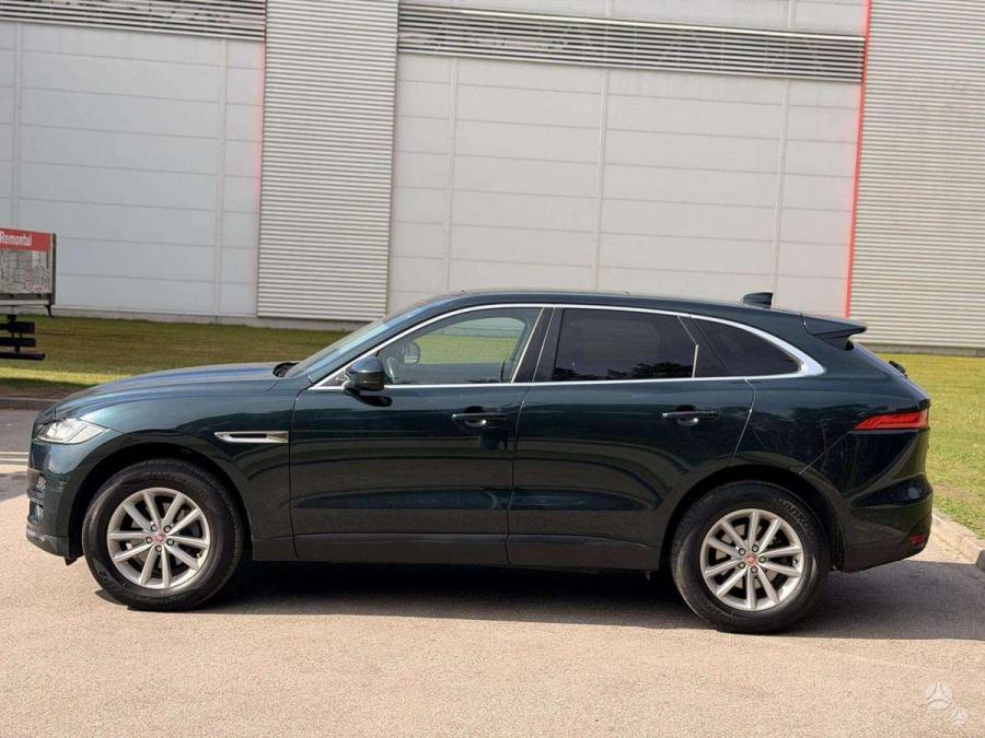 Green Jaguar F-Pace 2016 in Vilnius, with an engine capacity of 2.00 L and mileage of 193 thousand km for 8950 €, photo 10 on AUTOMOTO.COM.LV
