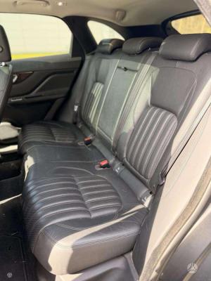Green Jaguar F-Pace 2016 in Vilnius, with an engine capacity of 2.00 L and mileage of 193 thousand km for 8950 €, photo 14 on AUTOMOTO.COM.LV