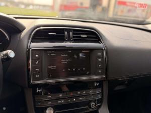 Green Jaguar F-Pace 2016 in Vilnius, with an engine capacity of 2.00 L and mileage of 193 thousand km for 8950 €, photo 23 on AUTOMOTO.COM.LV