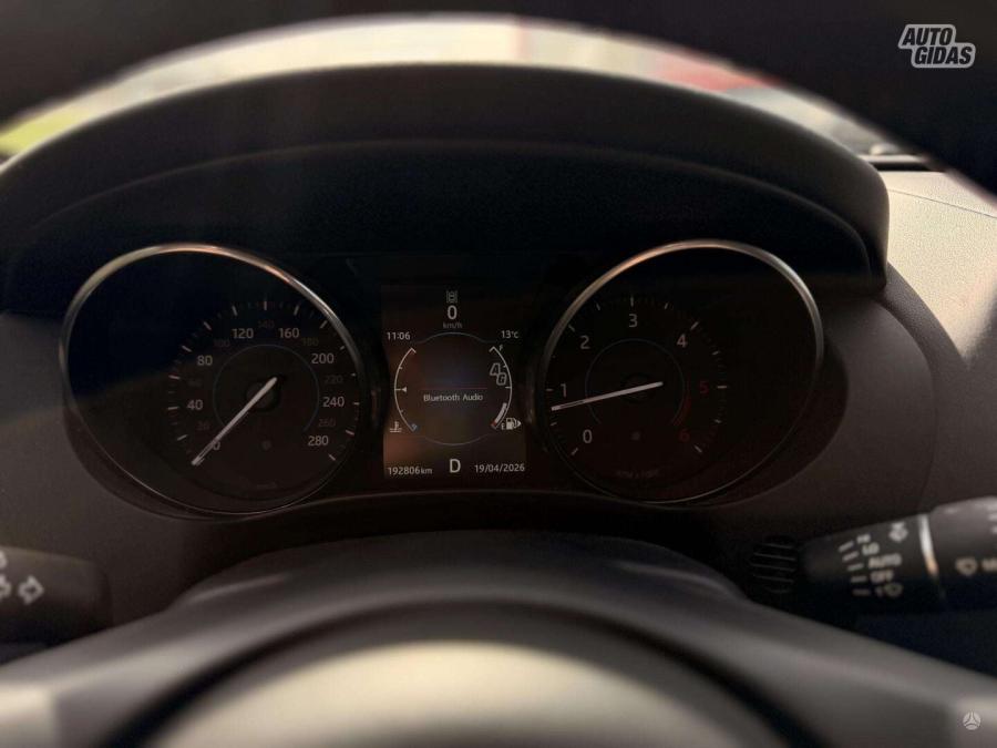 Green Jaguar F-Pace 2016 in Vilnius, with an engine capacity of 2.00 L and mileage of 193 thousand km for 8950 €, photo 27 on AUTOMOTO.COM.LV