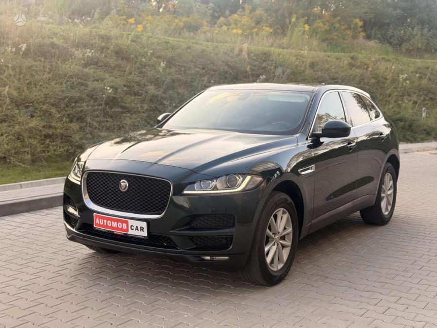 Green Jaguar F-Pace 2016 in Vilnius, with an engine capacity of 2.00 L and mileage of 193 thousand km for 9950 €, photo 1 on AUTOMOTO.COM.LV