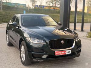 Green Jaguar F-Pace 2016 in Vilnius, with an engine capacity of 2.00 L and mileage of 193 thousand km for 9950 €, photo 4 on AUTOMOTO.COM.LV
