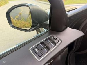 Green Jaguar F-Pace 2016 in Vilnius, with an engine capacity of 2.00 L and mileage of 193 thousand km for 9950 €, photo 17 on AUTOMOTO.COM.LV